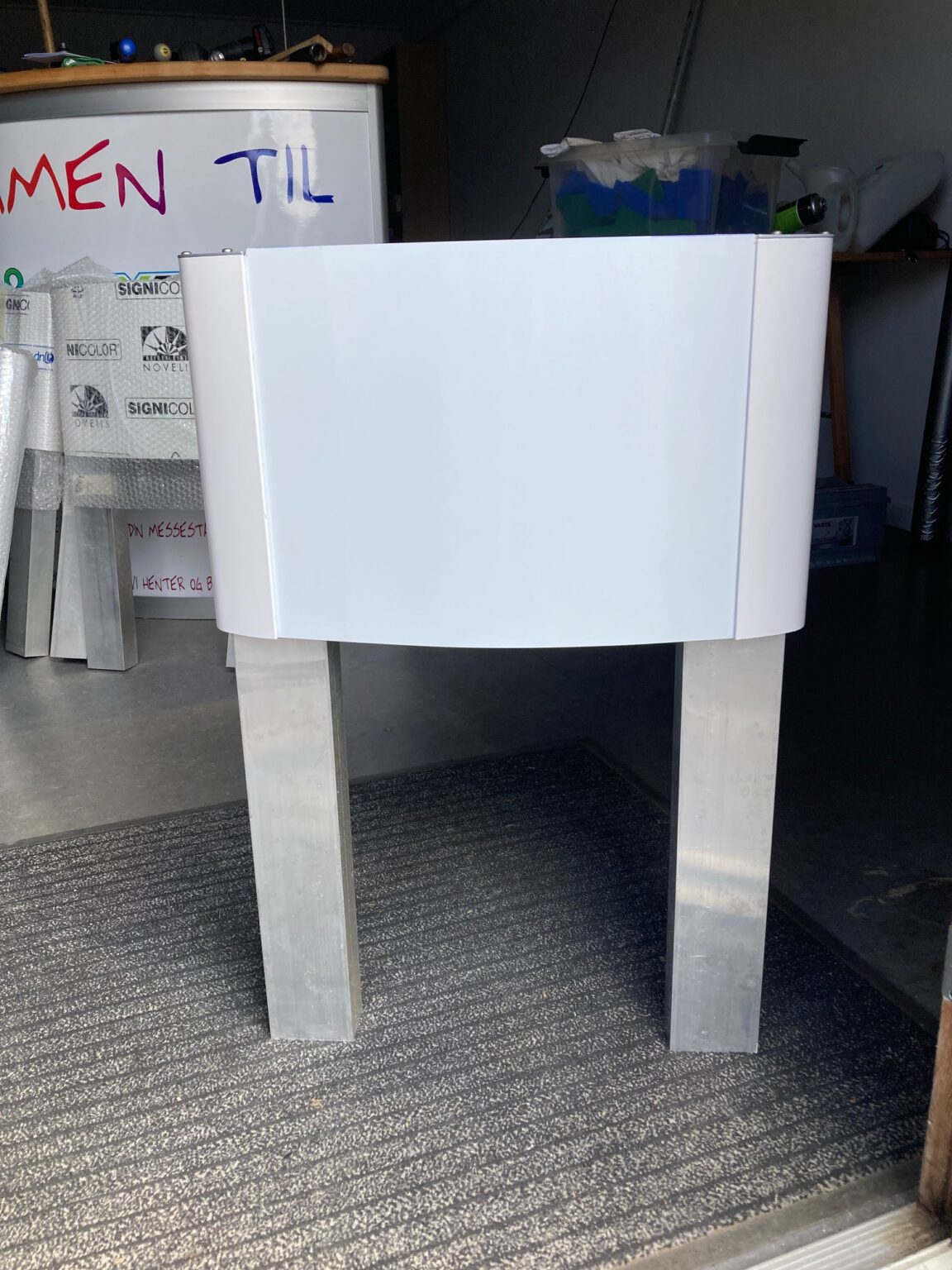 Mini Pylon / P-plads pylon - Ophør & flyttesalg